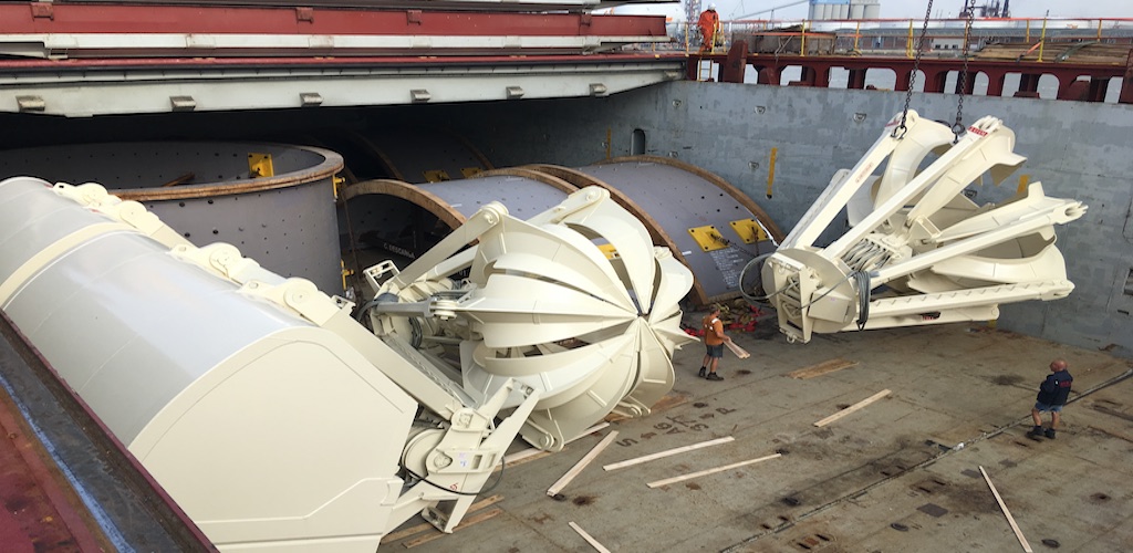 Europe Cargo Delivers Pisco Grabbers | Breakbulk