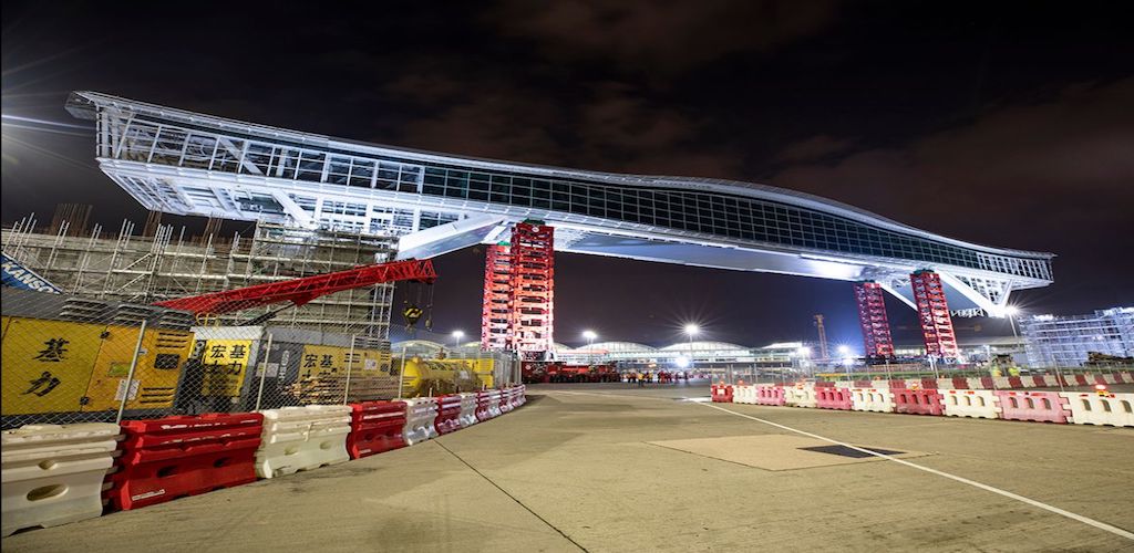 Mammoet Installs HKIA Sky Bridge | Breakbulk